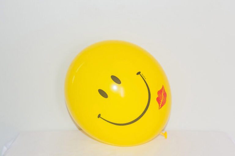 Basics Camera Flash and Speedlight explained with EXAMPLES.